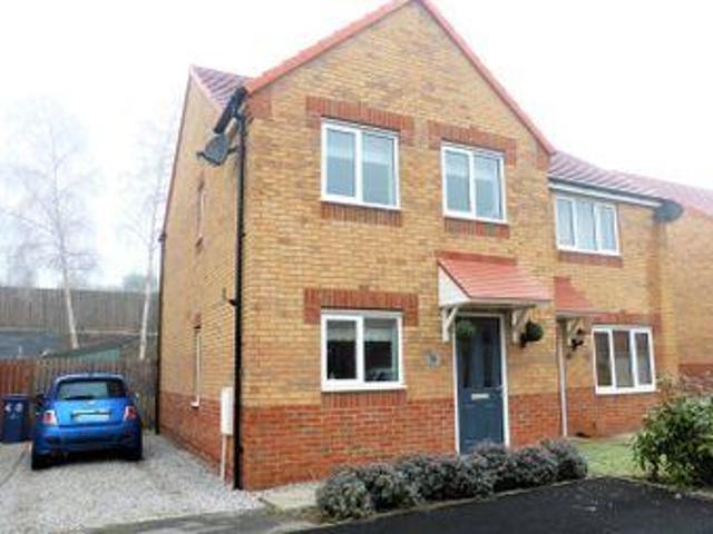 3 Bedrooms Semi detached house for sale in Smithy Croft, Bolton Upon Dearne, Rotherham S63
