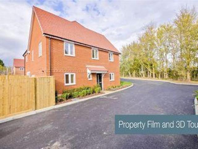 3 Bedrooms Semi detached house for sale in Smock Row, Hailsham BN27
