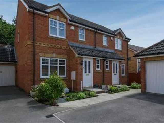 3 Bedrooms Semi detached house for sale in Snowberry Close, Bradley Stoke, Bristol, Gloucestershire BS32