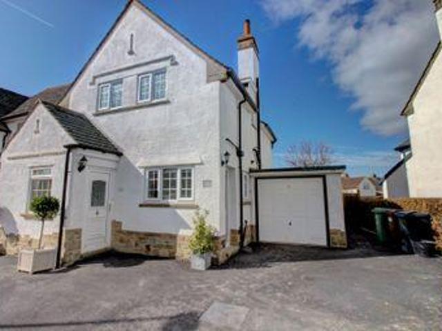 3 Bedrooms Semi detached house for sale in Southway, Horsforth, Leeds LS18