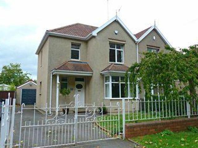 3 Bedrooms Semi detached house for sale in South View, Staple Hill, Bristol BS16