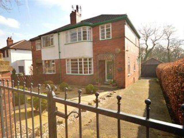 3 Bedrooms Semi detached house for sale in Southlands Avenue, Rawdon, Leeds LS19