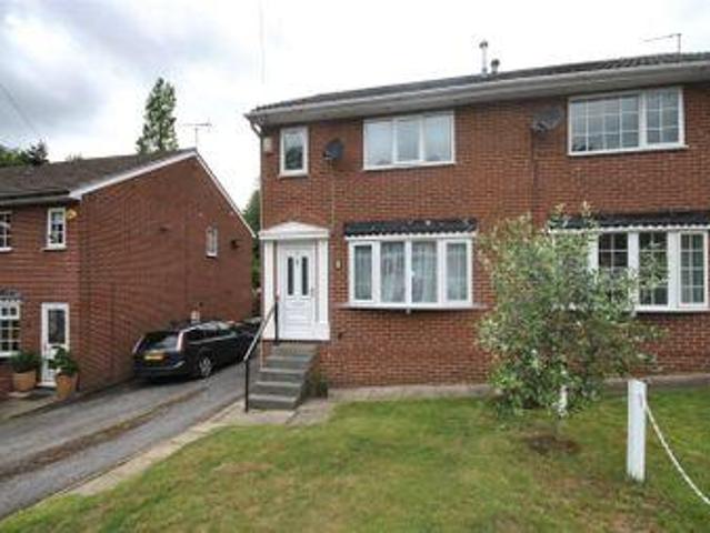 3 Bedrooms Semi detached house for sale in Southolme Close, Kirkstall, Leeds, West Yorkshire LS5