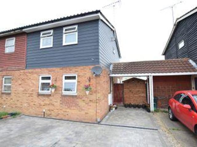 3 Bedrooms Semi detached house for sale in Soane Street, Burnt Mills, Basildon, Essex SS13