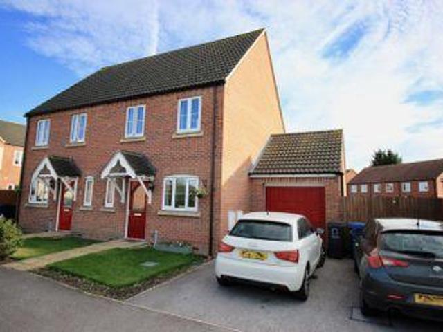 3 Bedrooms Semi detached house for sale in Saxon Way, Bardney, Lincoln LN3