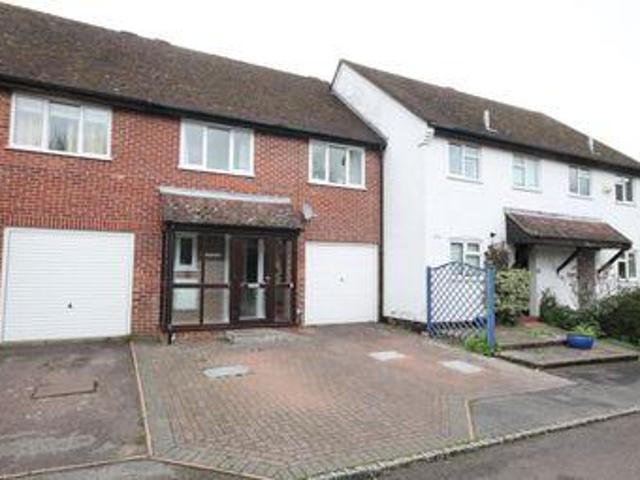 3 Bedrooms Semi detached house for sale in Saffron Close, Newbury RG14