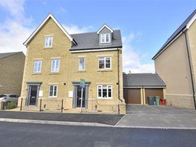 3 Bedrooms Semi detached house for sale in Sanderling Way, Bishops Cleeve GL52
