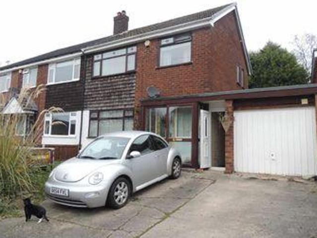 3 Bedrooms Semi detached house for sale in Scafell Close, High Lane, Stockport SK6