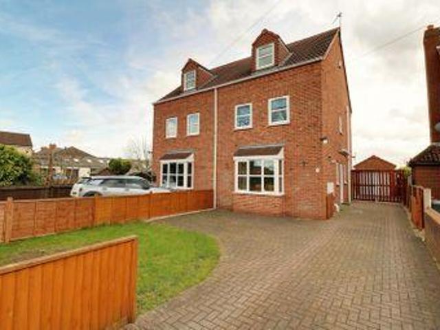 3 Bedrooms Semi detached house for sale in Scawby Road, Scawby Brook, Brigg DN20