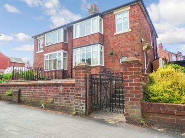 3 Bedrooms Semi detached house for sale in School Lane, Leyland PR25