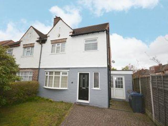 3 Bedrooms Semi detached house for sale in School Road, Hall Green, Birmingham B28