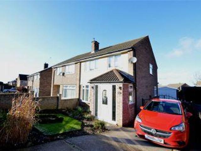 3 Bedrooms Semi detached house for sale in Severn Drive, Garforth, Leeds LS25