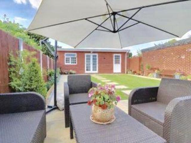 3 Bedrooms Semi detached house for sale in Seaton Road, Hayes UB3
