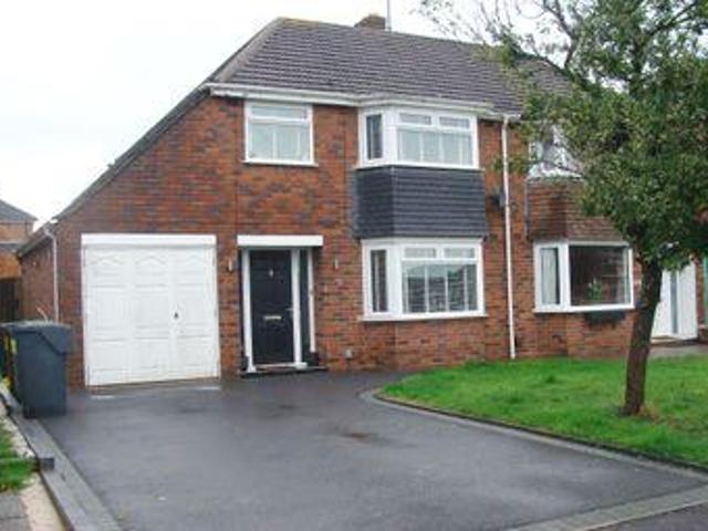 3 Bedrooms Semi detached house for sale in Segbourne Road, Rubery B45