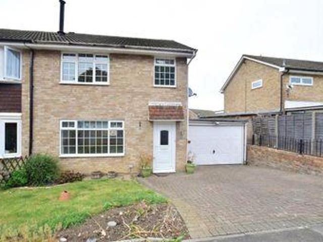 3 Bedrooms Semi detached house for sale in Shaw Close, Cliffe Woods, Rochester, Kent ME3