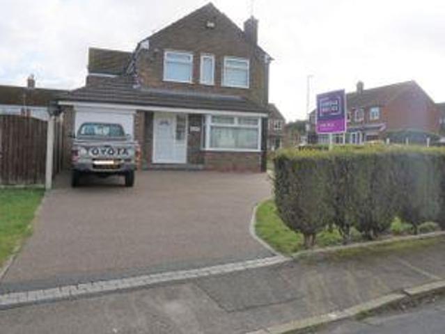 3 Bedrooms Semi detached house for sale in Sheriffs Drive, Manchester M29