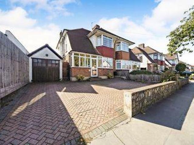 3 Bedrooms Semi detached house for sale in Shirley Way, Shirley, Croydon, Surrey CR0