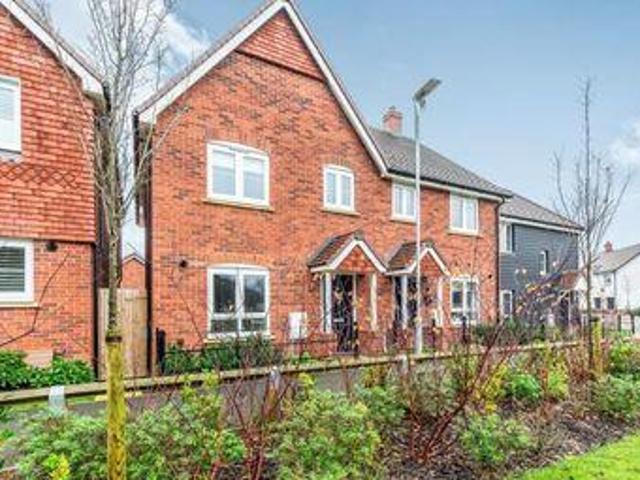 3 Bedrooms Semi detached house for sale in Shoebridge Drive, Maidstone, Kent ME17