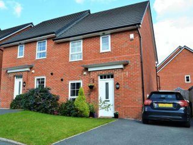 3 Bedrooms Semi detached house for sale in Sillavan Close, Nightingale Gardens, Swinton, Manchester M27