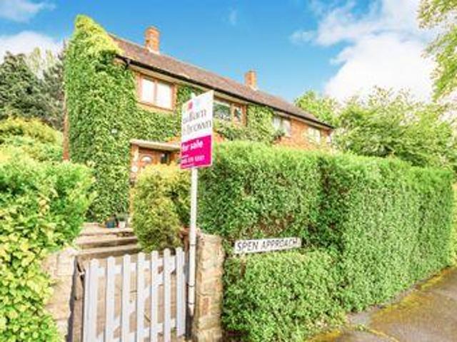 3 Bedrooms Semi detached house for sale in Spen Approach, West Park, Leeds LS16
