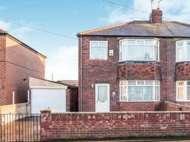 3 Bedrooms Semi detached house for sale in Springfield Avenue, Knottingley WF11