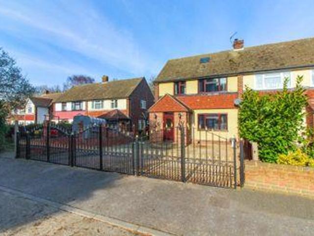 3 Bedrooms Semi detached house for sale in Squires Close, Rochester ME2