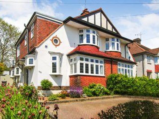 3 Bedrooms Semi detached house for sale in St. Andrews Road, Coulsdon CR5
