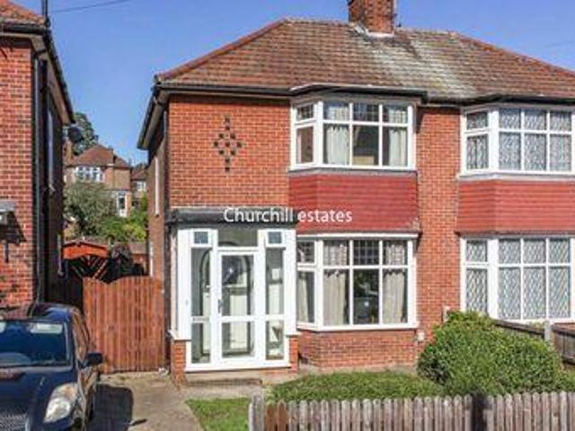 3 Bedrooms Semi detached house for sale in St. Albans Road, Woodford Green IG8