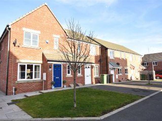 3 Bedrooms Semi detached house for sale in St. Gabriel Court, Leeds, West Yorkshire LS14