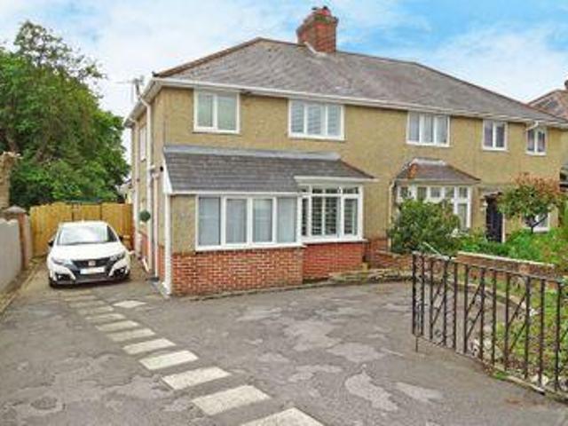 3 Bedrooms Semi detached house for sale in St. Gregorys Avenue, Salisbury SP2