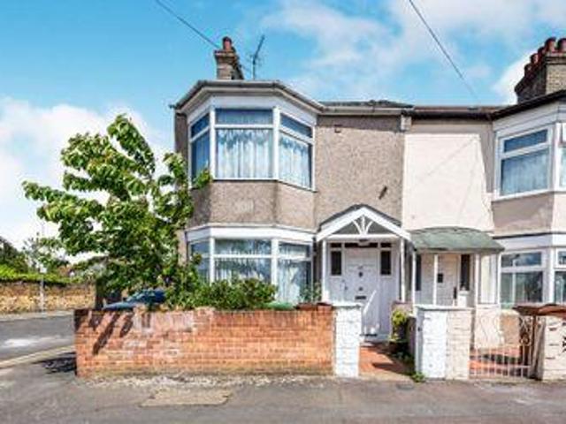 3 Bedrooms Semi detached house for sale in St. Erkenwald Mews, St. Erkenwald Road, Barking IG11