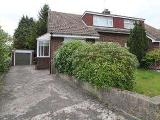 3 Bedrooms Semi detached house for sale in St. Johns Way, Yeadon, Leeds LS19