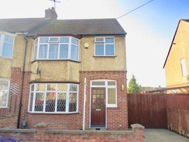3 Bedrooms Semi detached house for sale in St. Lawrence Avenue, Luton LU3