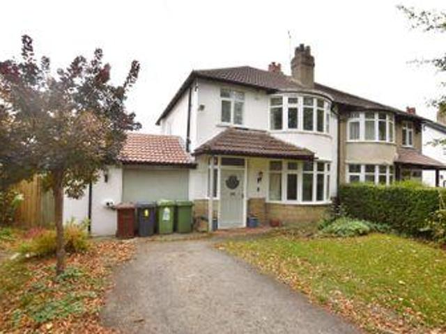 3 Bedrooms Semi detached house for sale in St Margarets View, Roundhay, Leeds LS8