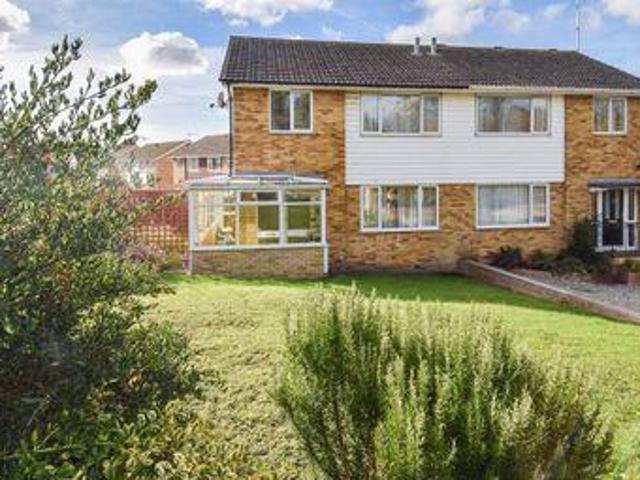 3 Bedrooms Semi detached house for sale in St. Marks Close, Whitstable CT5