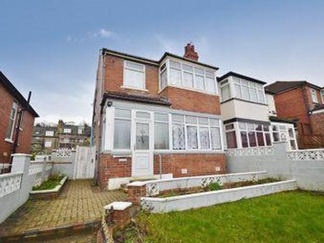 3 Bedrooms Semi detached house for sale in St Martins View, Leeds LS7