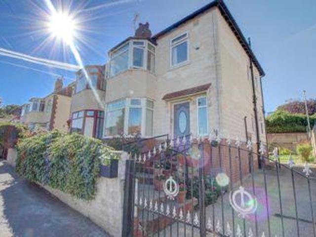 3 Bedrooms Semi detached house for sale in St. Martins Drive, Leeds LS7