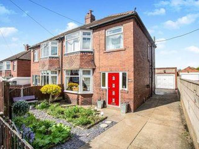 3 Bedrooms Semi detached house for sale in St. Martins Grove, Whitwood, Castleford WF10