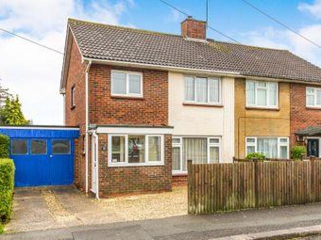 3 Bedrooms Semi detached house for sale in St. Patricks Road, Basingstoke RG22