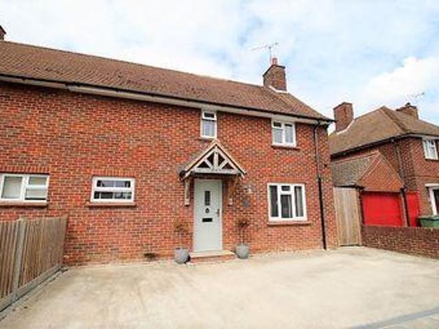 3 Bedrooms Semi detached house for sale in St Pauls Road, Basingstoke RG22