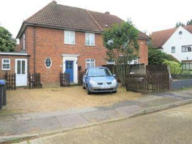 3 Bedrooms Semi detached house for sale in Stainton Road, Enfield, Greater London EN3