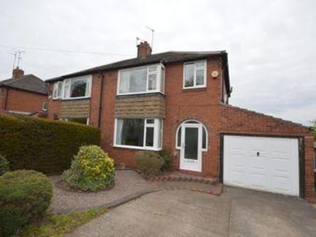 3 Bedrooms Semi detached house for sale in Stannard Well Drive, Horbury, Wakefield WF4