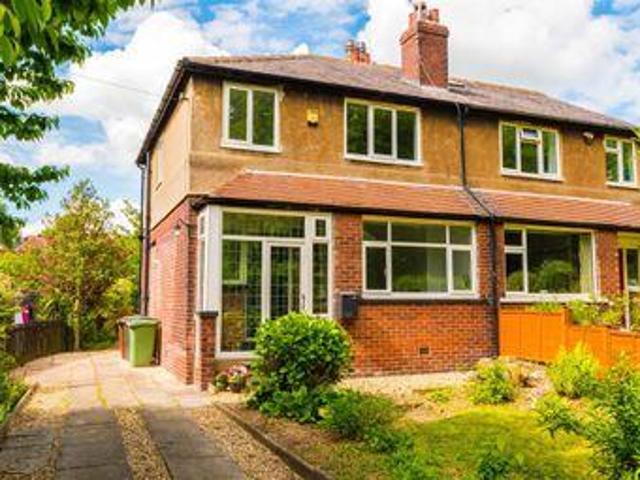 3 Bedrooms Semi detached house for sale in Stanhope Drive, Horsforth LS18