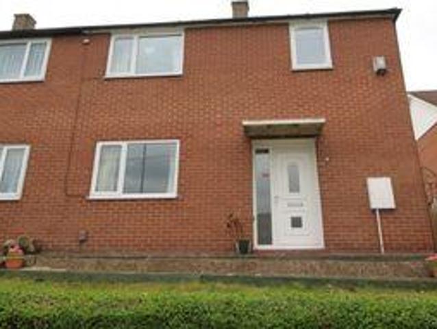 3 Bedrooms Semi detached house for sale in Stanks Lane North, Leeds LS14