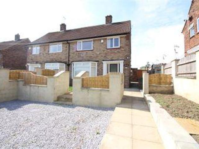 3 Bedrooms Semi detached house for sale in Stanks Lane North, Leeds LS14