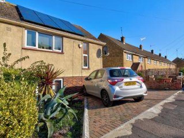 3 Bedrooms Semi detached house for sale in Stanley Crescent, Gravesend DA12