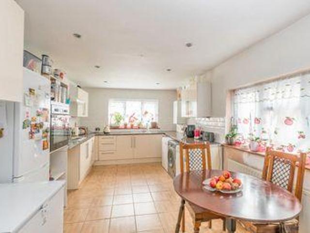 3 Bedrooms Semi detached house for sale in Stanley Road, London N9