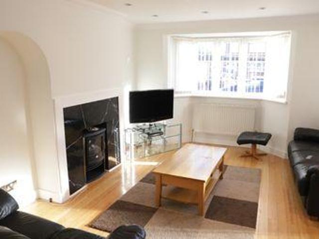 3 Bedrooms Semi detached house for sale in Stanton Way, Langley SL3