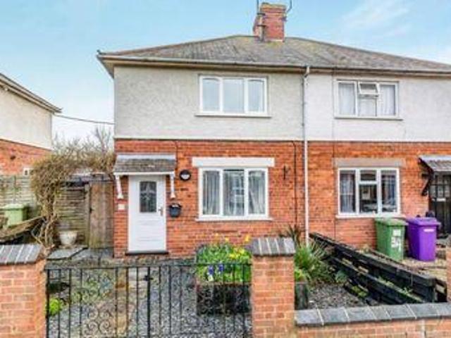 3 Bedrooms Semi detached house for sale in Stanton Avenue, Bradville, Milton Keynes MK13