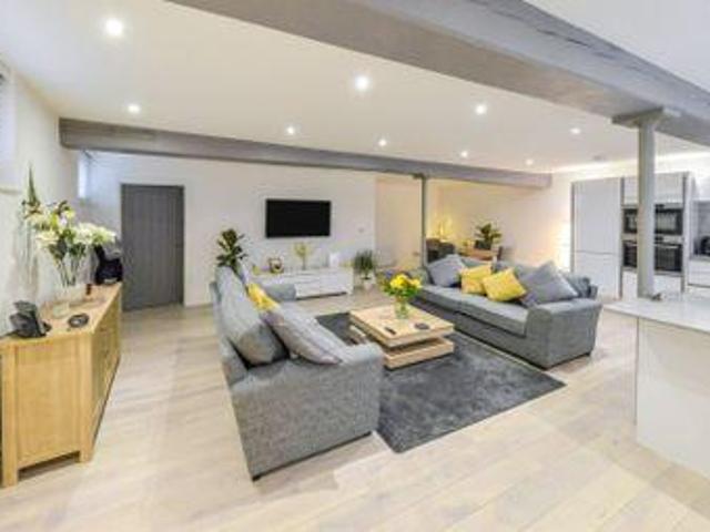 3 Bedrooms Semi detached house for sale in Star Street, Ware SG12